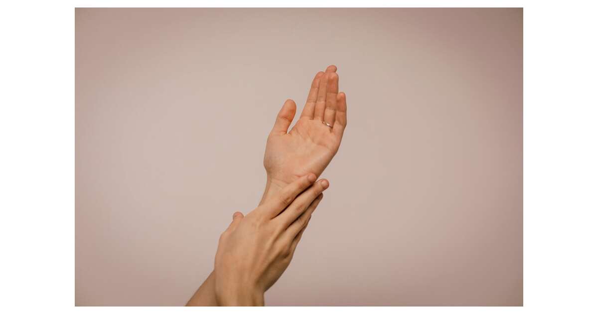 Czym jest objaw Raynauda? Jaki ma wpływ na zdrowie? Przekonaj się!