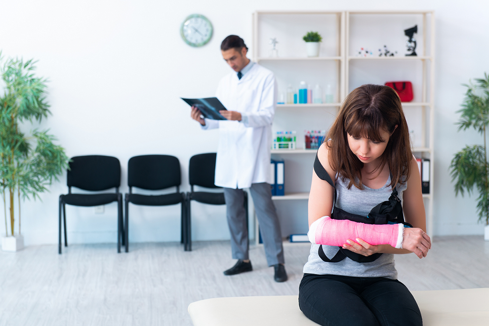 Temblak Deluxe z miękkim naramiennikiem - bezpieczne unieruchomienie i ...