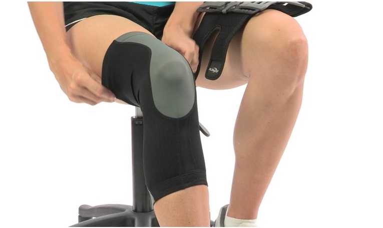 Orteza kolana - stabilizator DonJoy Reaction WEB + rękaw kompresyjny (110215) - Sklep Orteo.pl